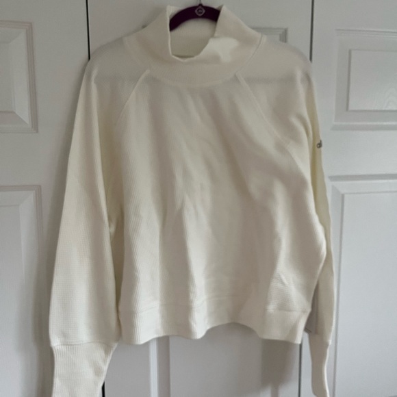 ALO Yoga | Tops | Alo Yoga Waffle Weekend Escape Mock Neck Long Sleeve ...